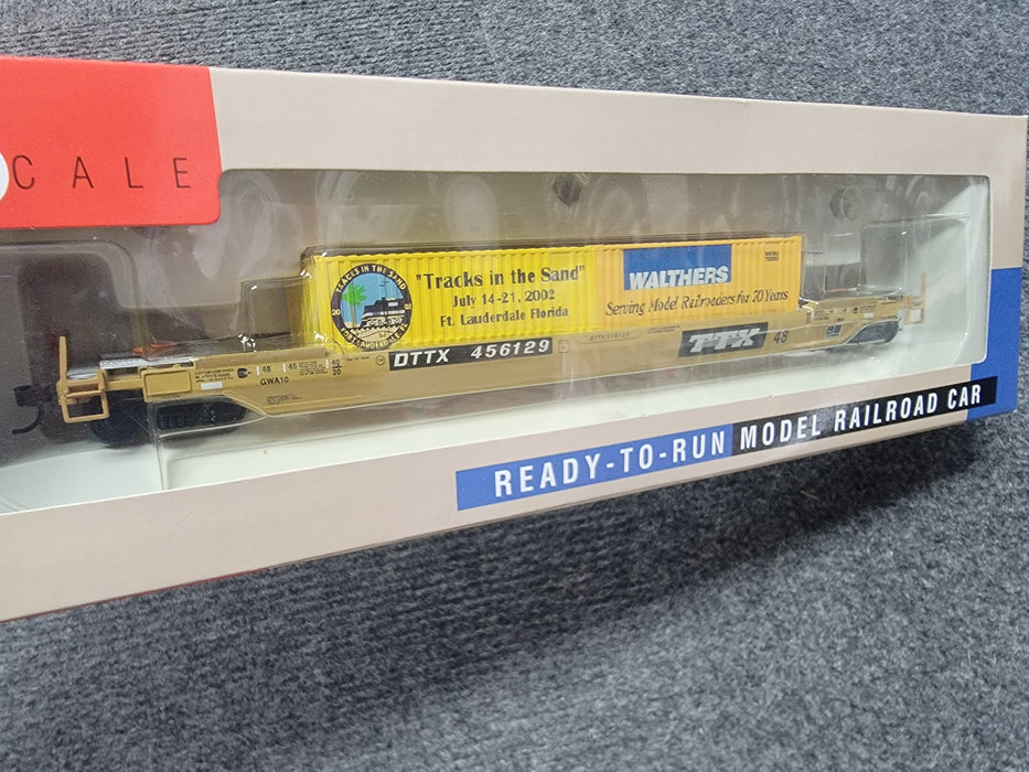 Walthers HO Scale Tracks in the Sand 48" Well Car with Containers DTTX — White Rose Hobbies