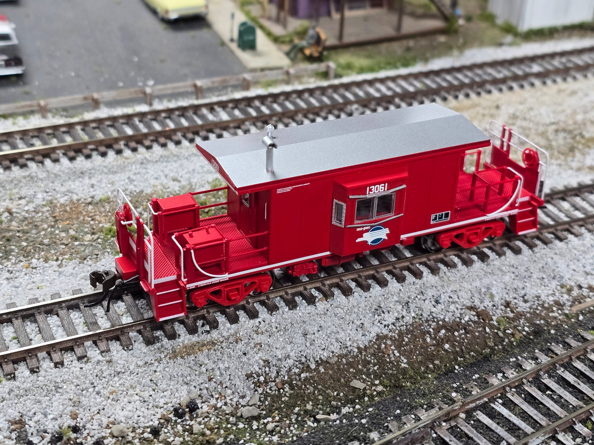 Bachmann 76402 HO Scale Transfer Caboose Missouri Pacific MP 13061 ...