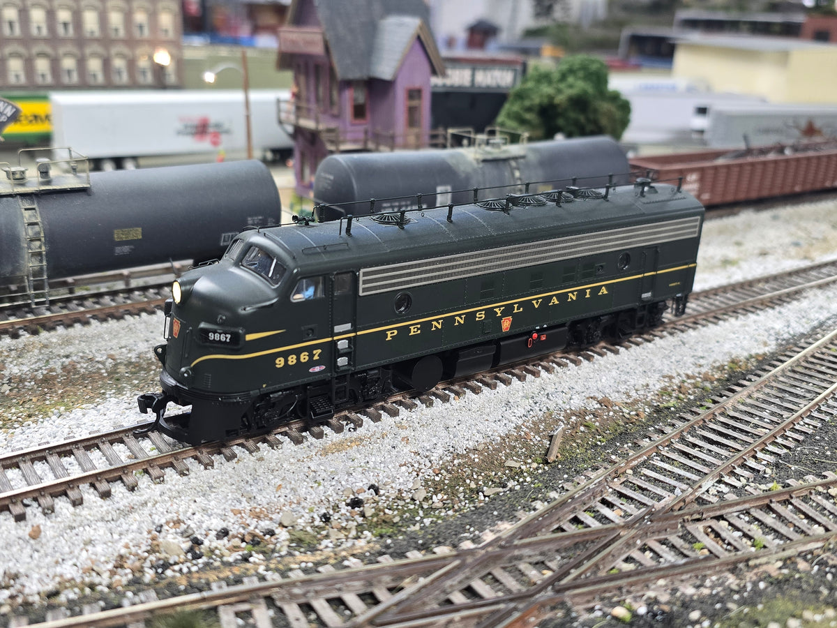 Walthers Proto 920-42519 HO Scale EMD FP7 Diesel Pennsylvania PRR 9867 ...