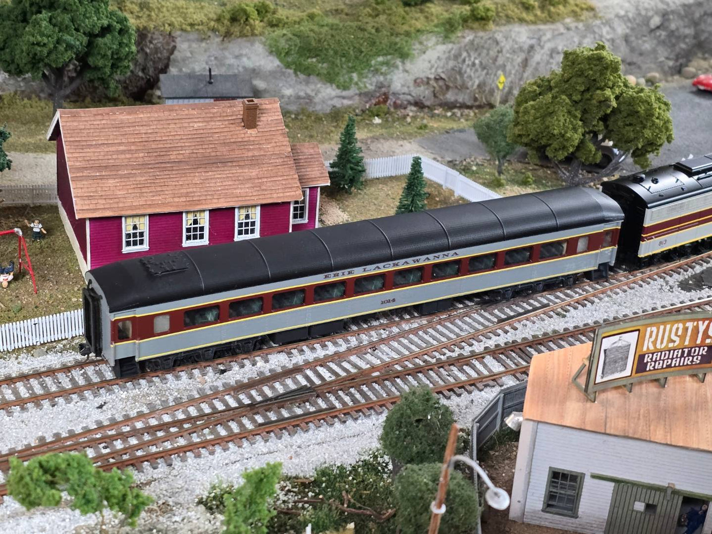 Bethlehem Car Works 4700 HO Scale Erie Lackawanna Modernized Coach Kit ...