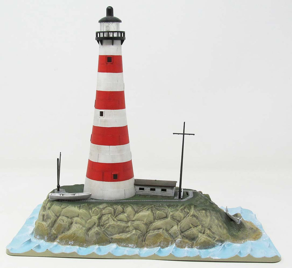 Atlantis Models 70779 1/160 (N Scale) Lighthouse with Dioramma Base Ki ...