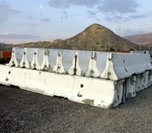 BLMA 8107 Z Concrete K-Rail Barriers (12 Pack) — White Rose Hobbies