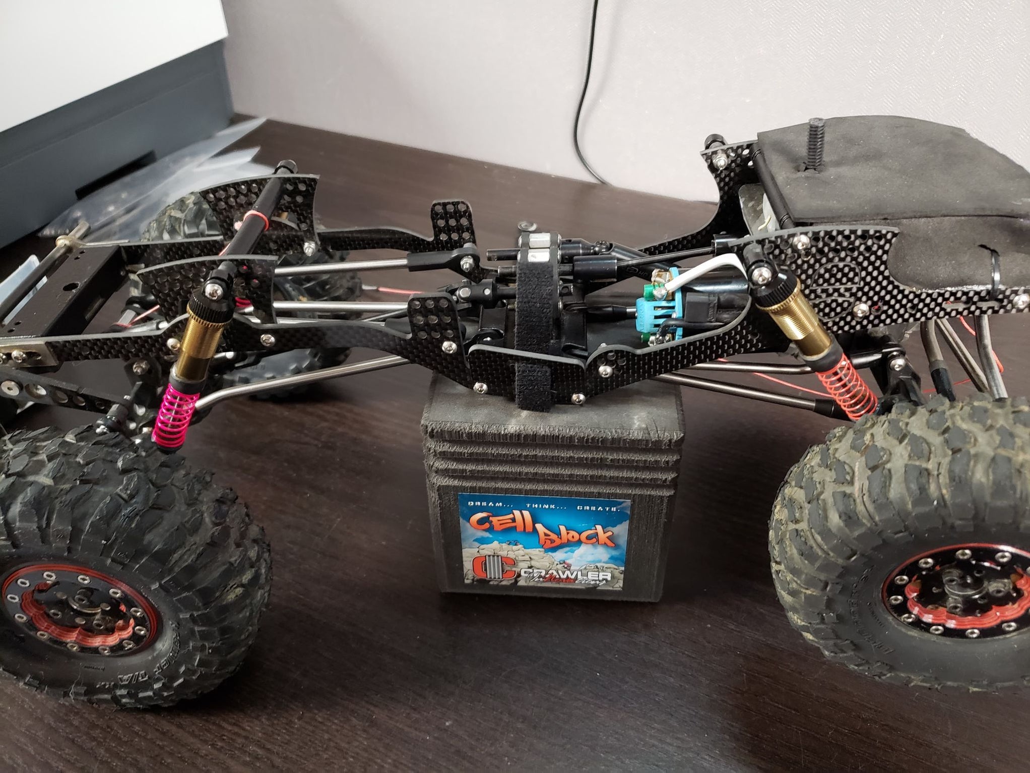 Corrupt Carbon Hidden Ninja Chassis Kit - Gold Links and AR44 Axles ...