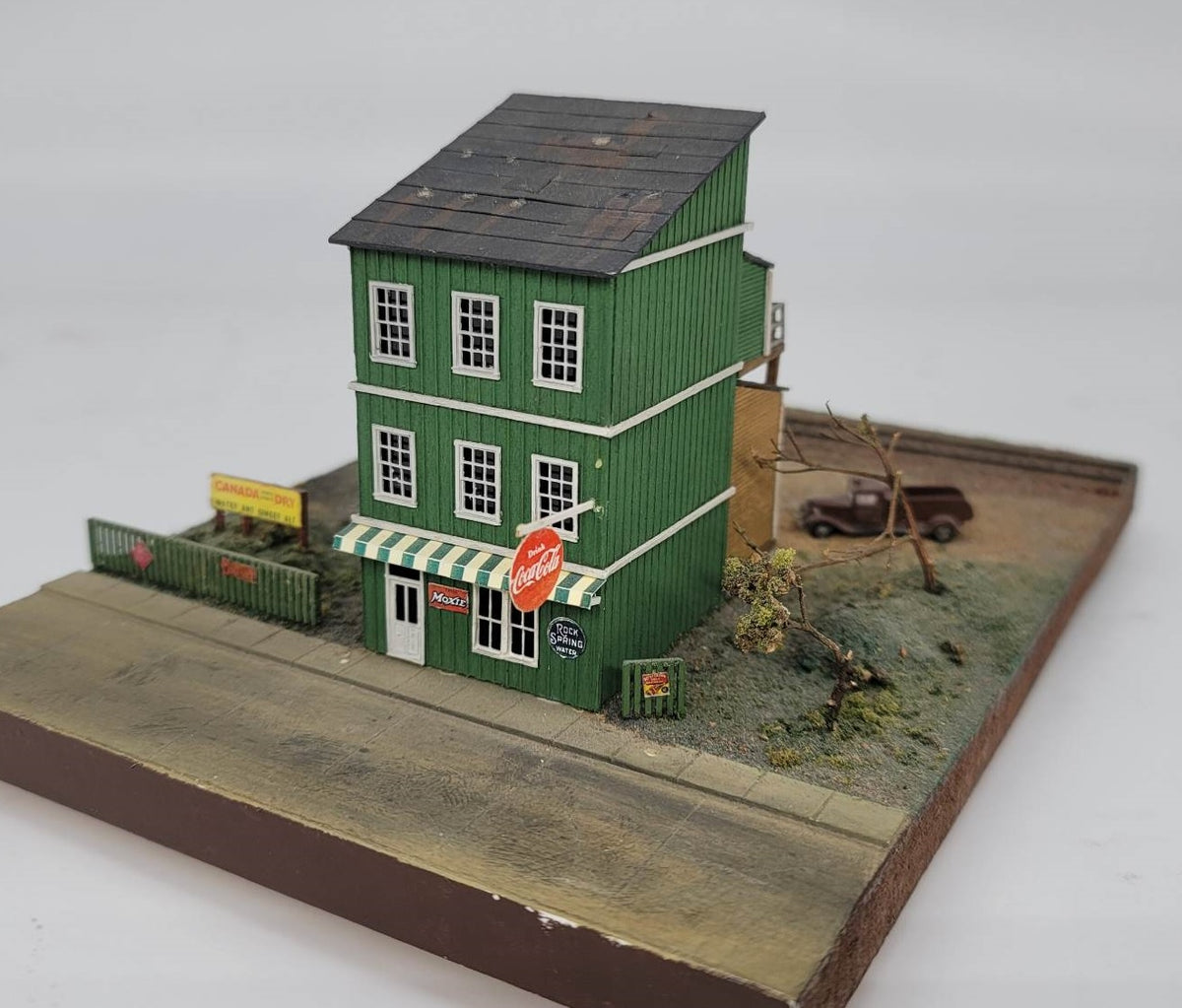 JL Innovative Design 210 N Scale Woody's Laser Cut Craftsman Kit ...