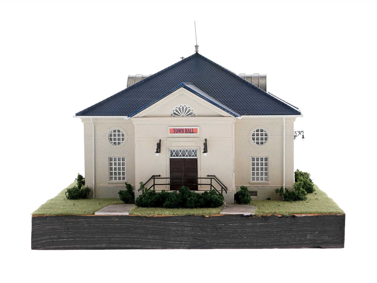 Lionel 2167040 HO Scale Town Hall Kit — White Rose Hobbies