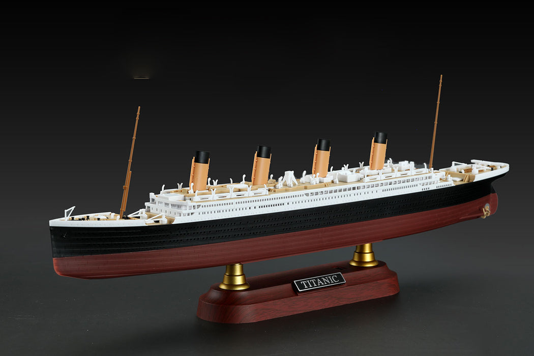 Meng Model PS008 1/700 RMS Titanic Model Kit — White Rose Hobbies