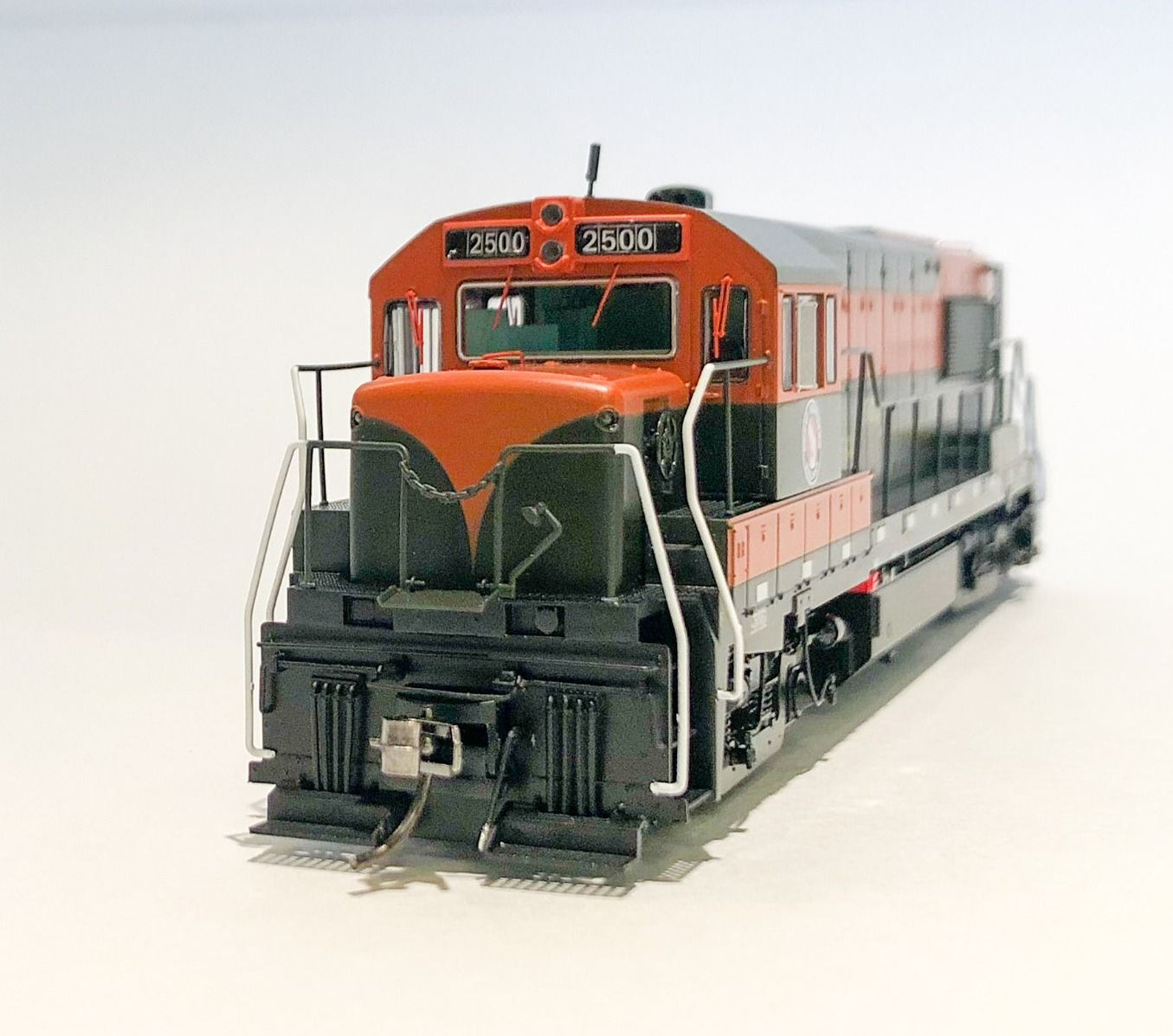 Rapido 35501 HO Scale GE U25B Great Northern GN 2500 with DCC and Soun ...