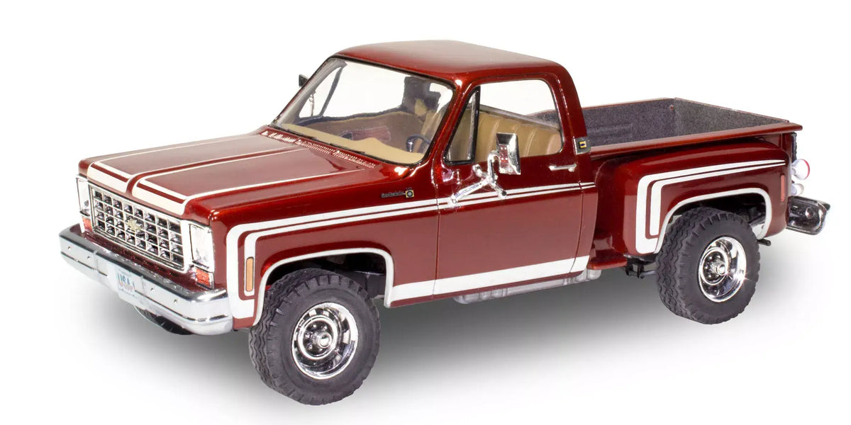 Revell 85-4486 1/24 1976 Chevy Sport Stepside Pickup Model Kit — White ...