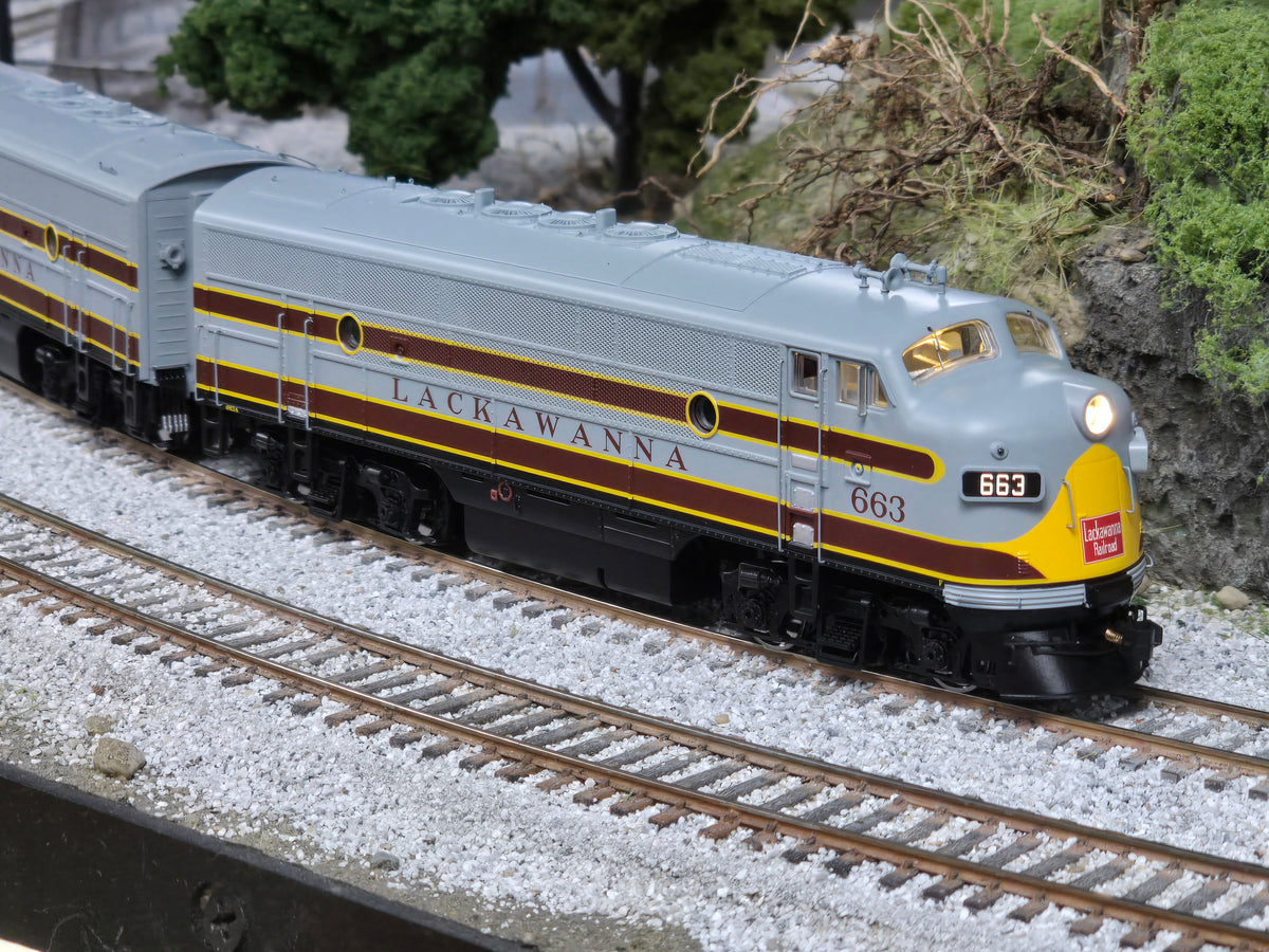 Bowser 24635 HO Scale EMD F3A Diesel Lackawanna DL&W 663 DCC & Sound ( — White Rose Hobbies