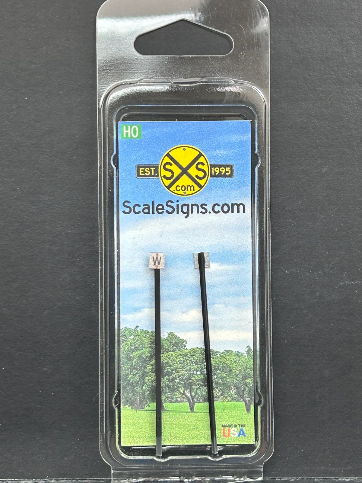 ScaleSigns HO-2044CW HO Scale Weathered Railroad Whistle Board Sign (2 ...