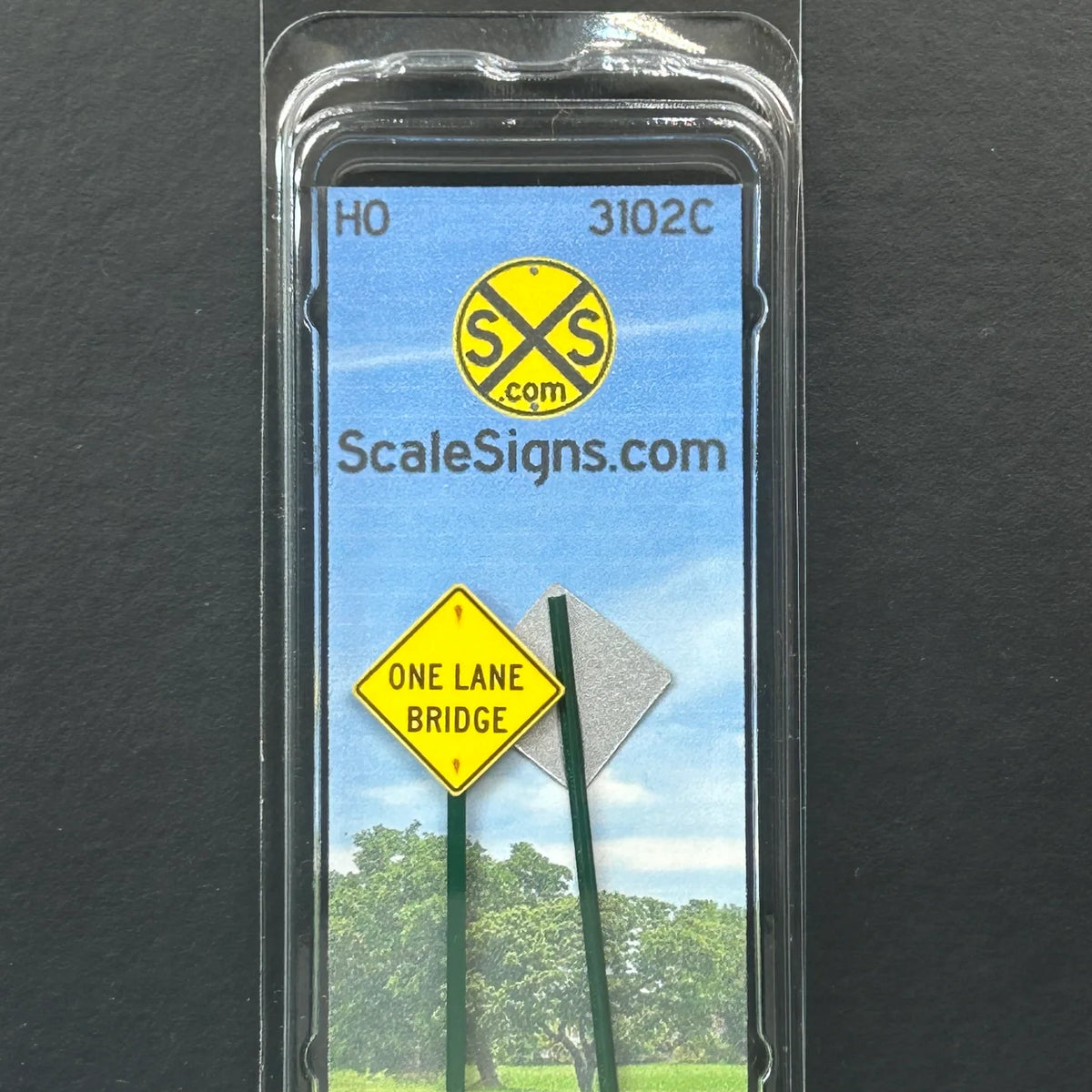 ScaleSigns HO-3102C HO Scale One Lane Bridge Sign (2 Pack) — White Rose ...