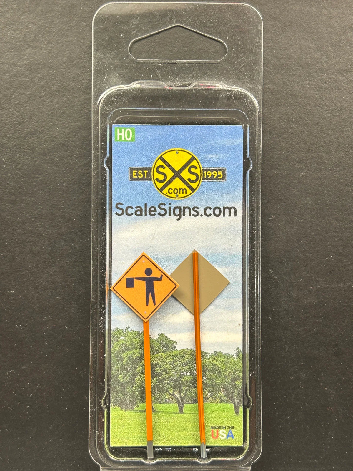 ScaleSigns HO-4000C HO Scale Flag Man Sign (2 Pack) — White Rose Hobbies