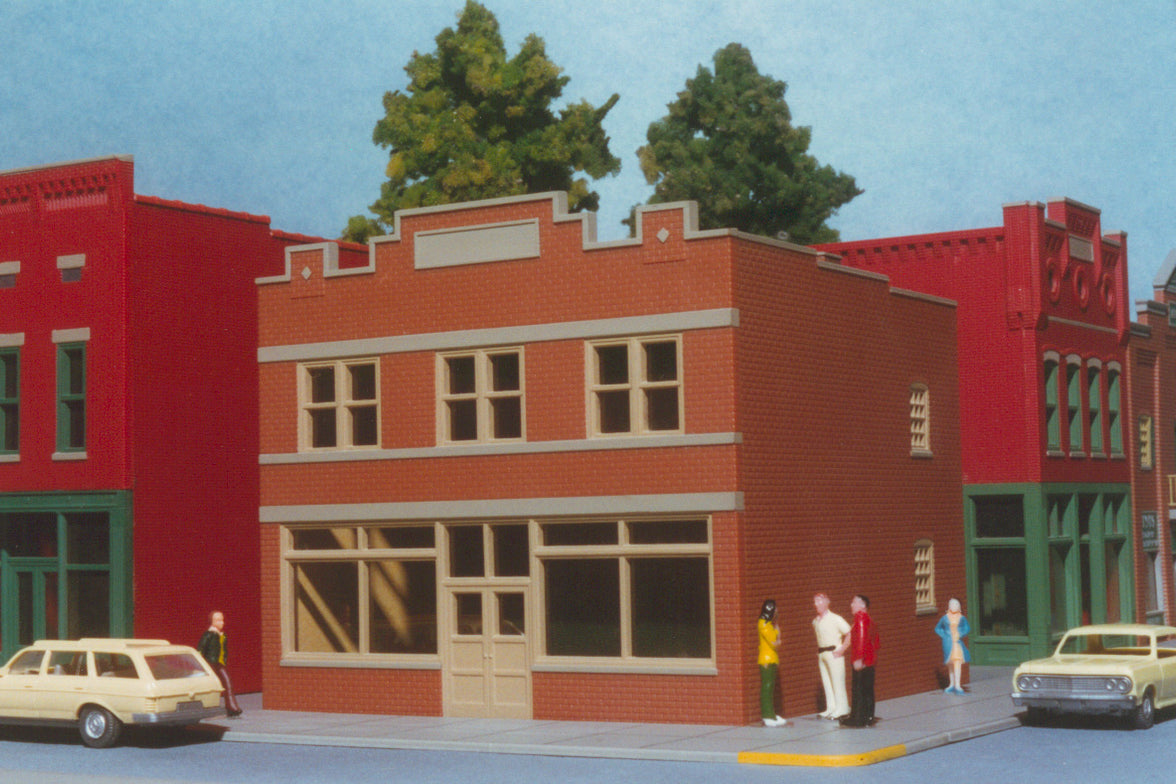 Smalltown USA 699-6006 HO Scale Hardware Store Building Kit — White ...