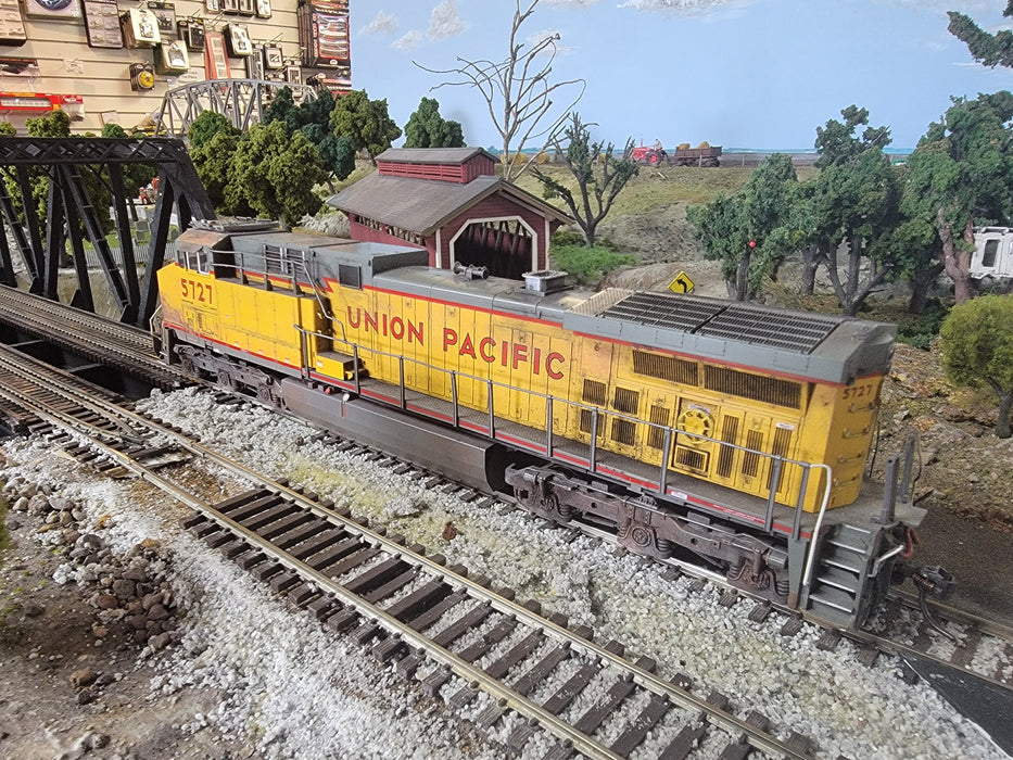 Kato 37-6435 HO Scale GE AC4400CW Union Pacific UP 5727 with DCC (USED — White Rose Hobbies