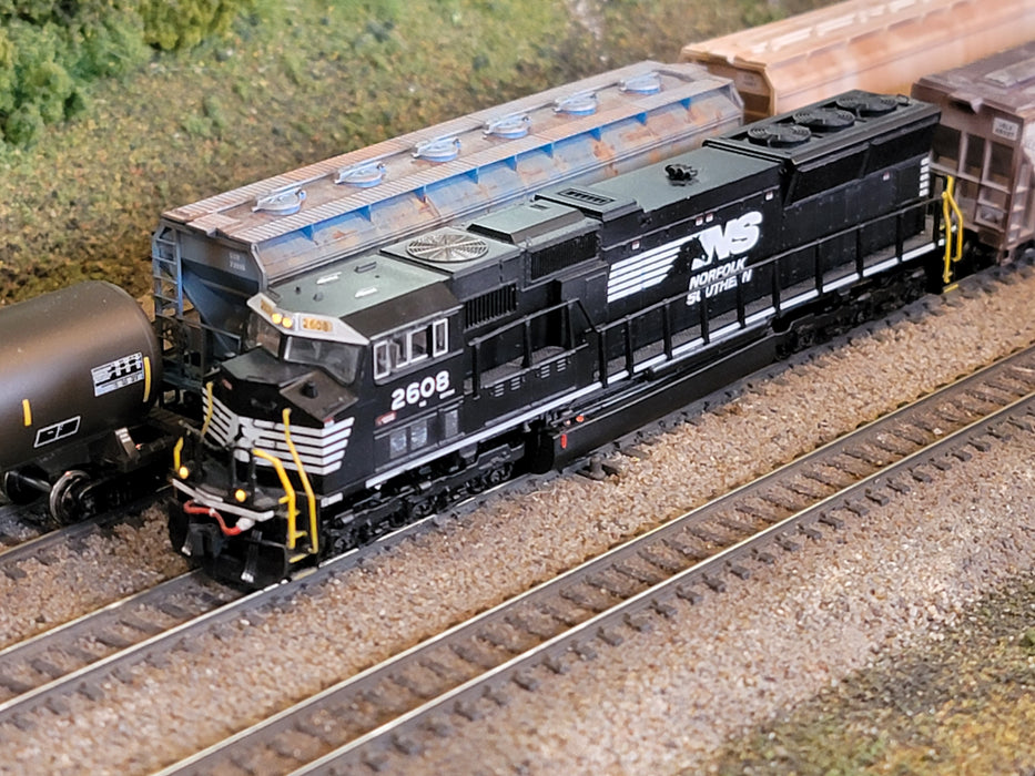 Kato 176-7503 N Scale EMD SD70M Norfolk Southern NS 2608 - USED — White Rose Hobbies