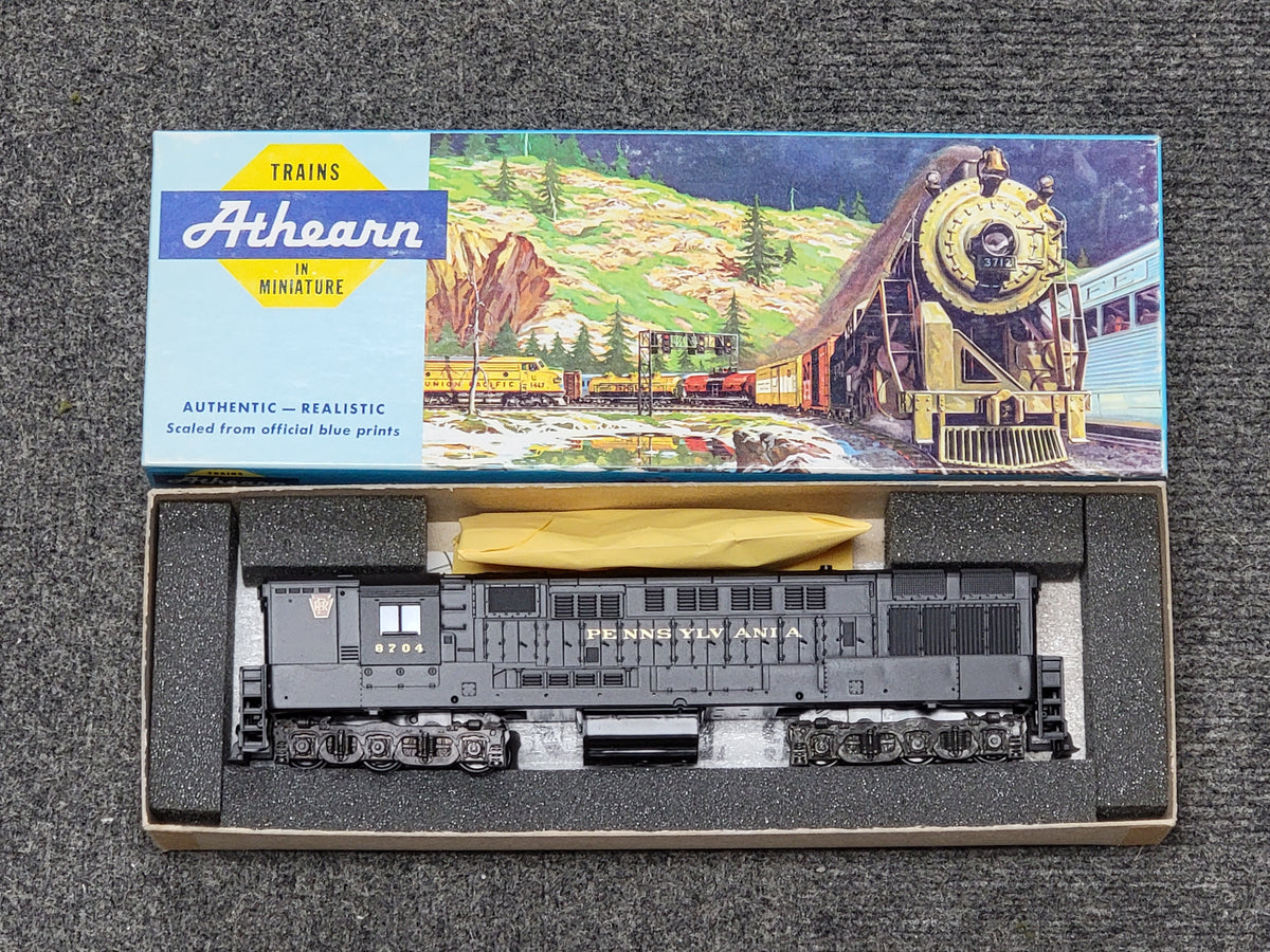 Athearn 4325 Blue Box HO Scale FM Trainmaster Pennsylvania PRR 8704 (P ...