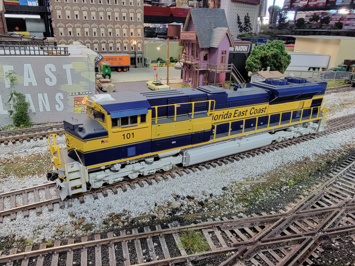 Athearn Genesis G68630 HO Scale EMD SD70M-2 FEC 101 DCC & Sound - Like ...