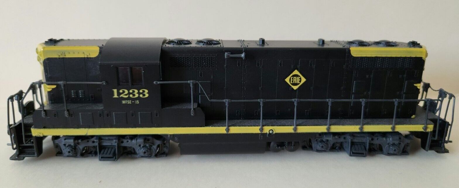 Atlas (Yellow Box) 8232 HO Scale EMD GP7 Diesel Erie 1233 - NOS — White ...