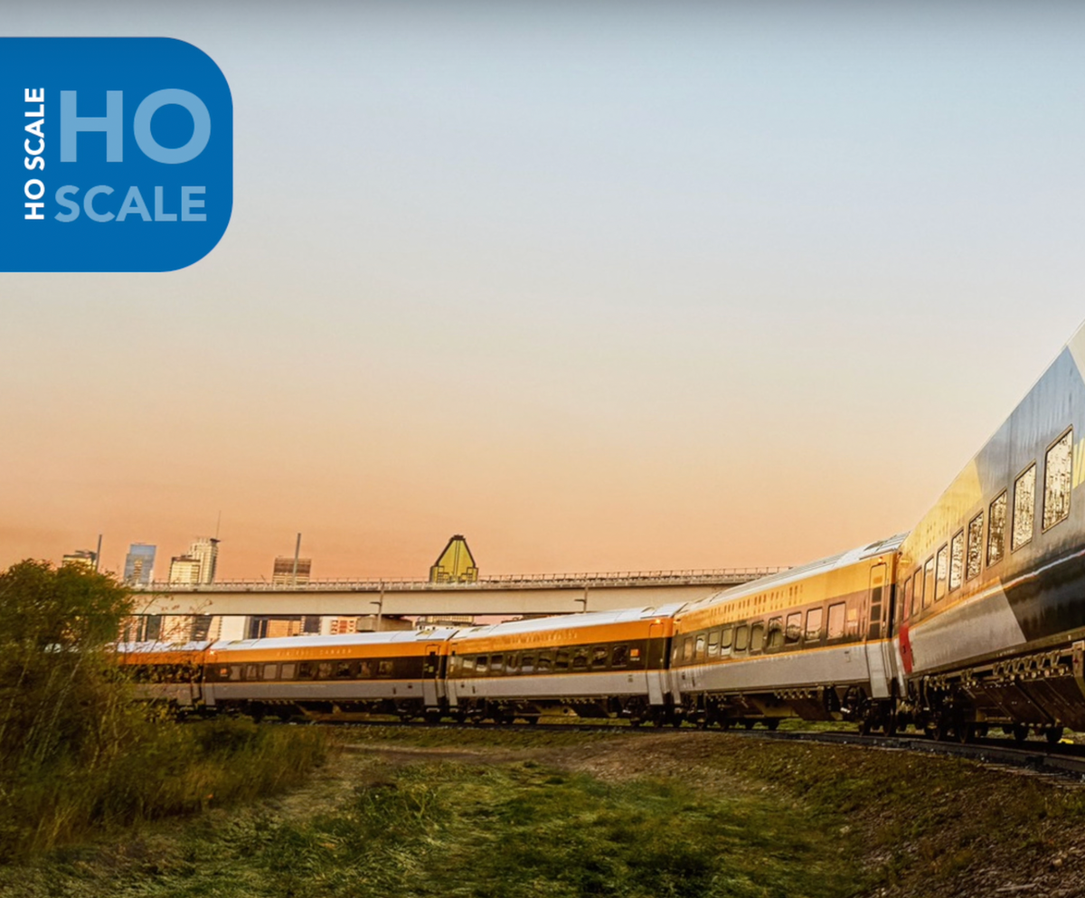 Bachmann 74506 HO Scale Siemens Venture Passenger Coach Car Via Rail 2 ...