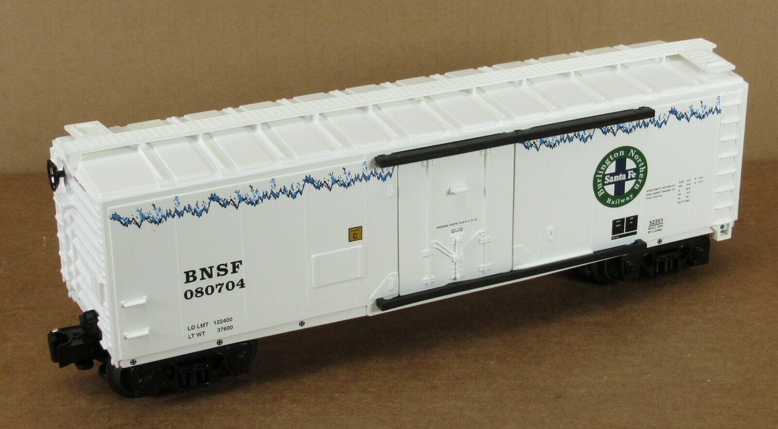 Lionel 6-52351 Standard O Gauge Refridgerator Car BNSF Ice Cold 080704 — White Rose Hobbies