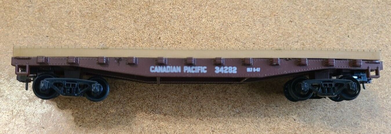 Mantua Heavys 728-80 HO Scale Flat Car Kit with Stakes Canadian Pacifi ...