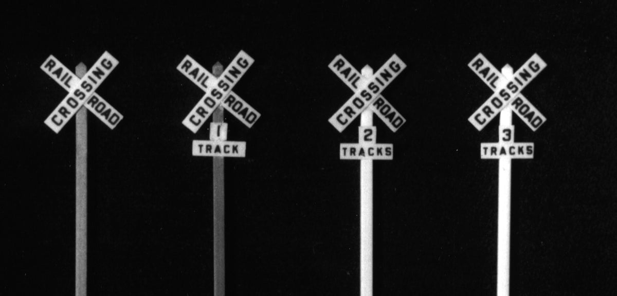 Pikestuff 1017 HO Scale Railroad Crossbucks W/ Decals (4 each) — White ...
