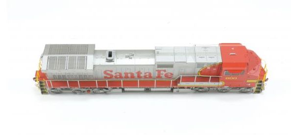 ScaleTrains 31305 Rivet Counter HO Scale GE Dash 9-44CW Santa Fe ATSF — White Rose Hobbies