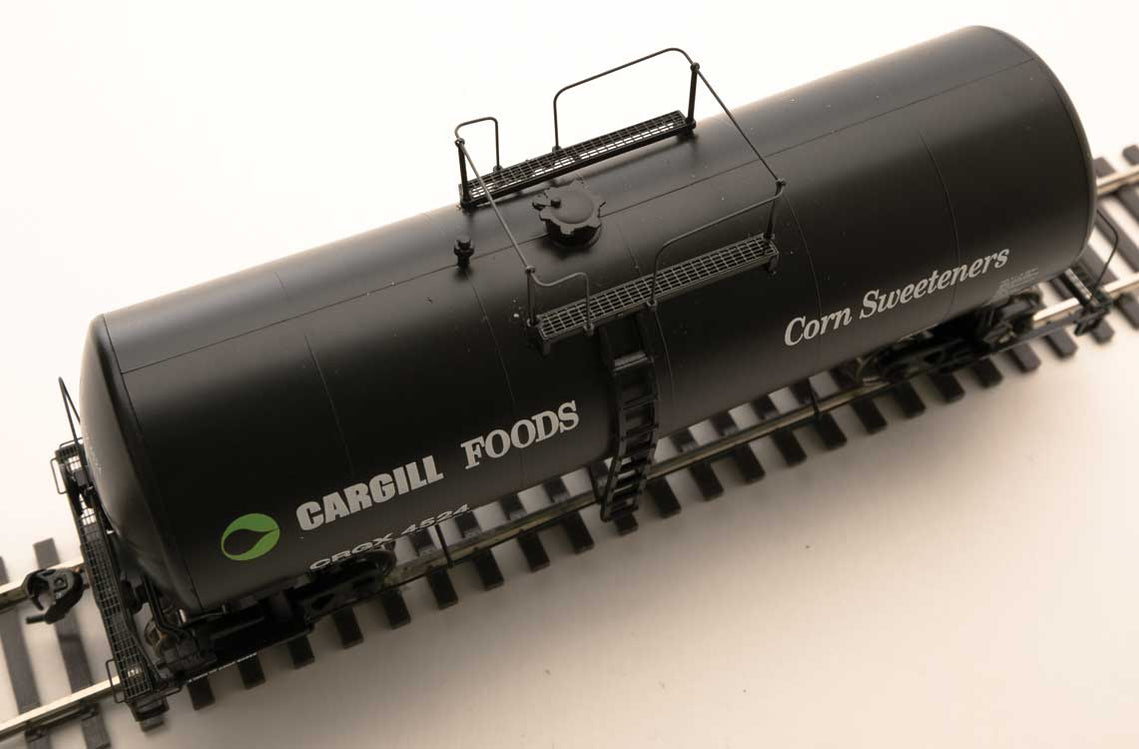 Walthers 920-100145 HO Scale 16,000 Gallon Funnel Flow Tank Car Cargil ...